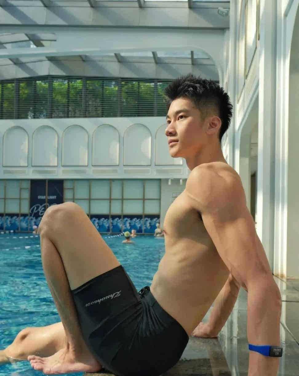 184CM少年感薄肌男友已上线！-小蓝短视频